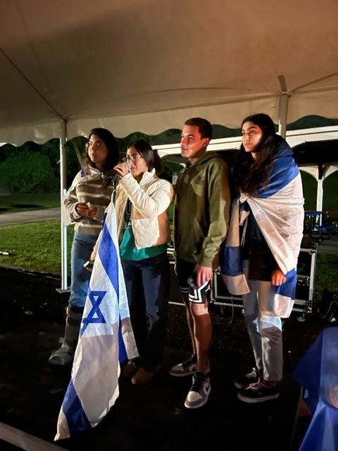 Photos: Teens Light Candles and Sing Prayers at Israel Solidarity Event ...